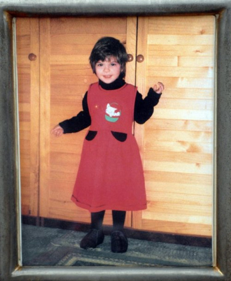 Бездушна српска НАТО стока са Ташмајдана уклонила бисту Милице Ракић да ...