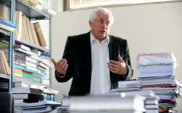 Над Србијом се опет надвила опасност, само наивни могу да мисле да се ...