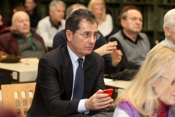 Да ли је Владимир Беба Поповић лакирана бубашваба или пас који убија ...